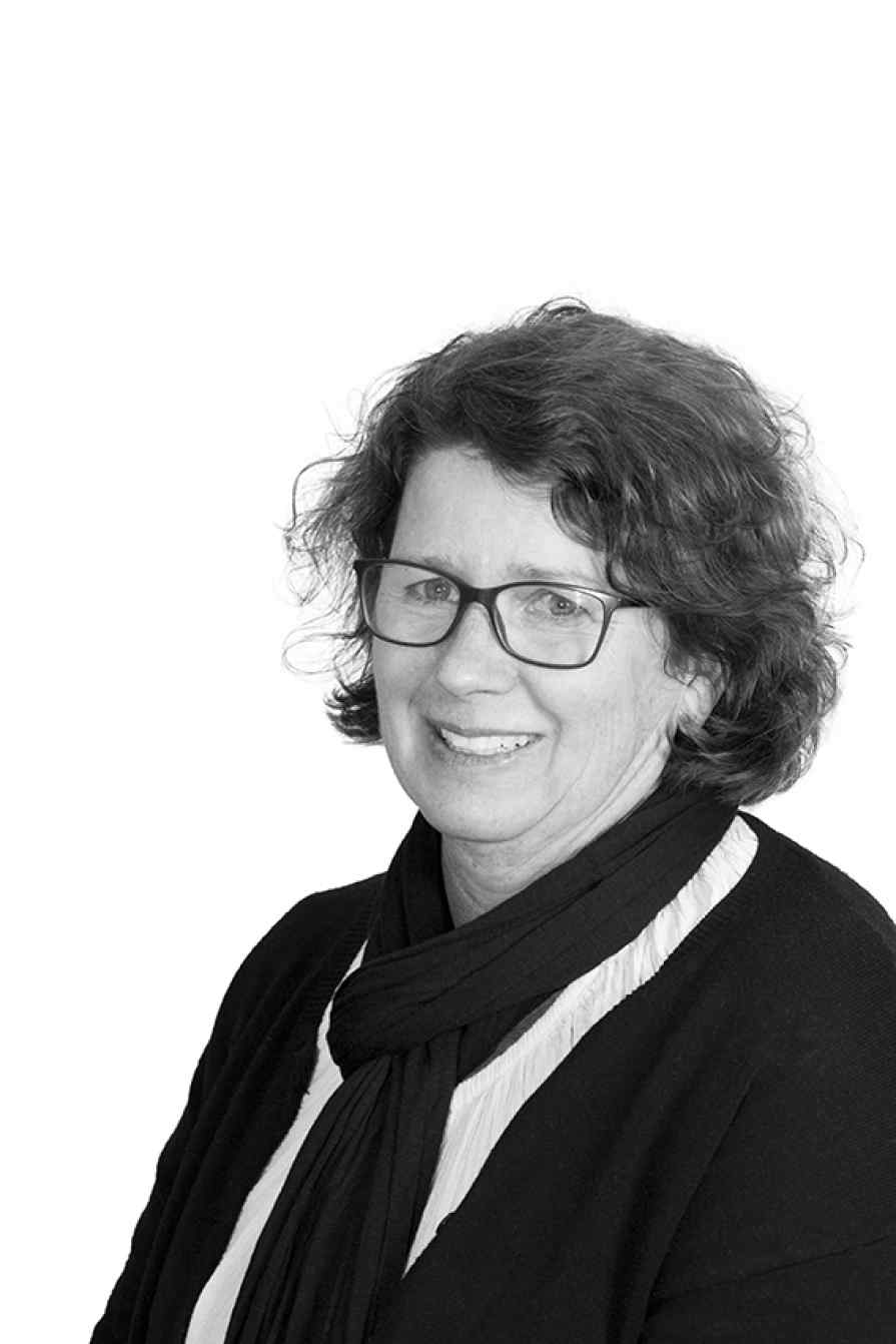 Delma - Licensed Conveyancer, Kennedy & Cooke Merimbula